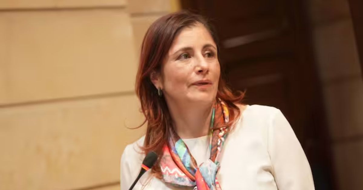 Iris Marín fue elegida como la primera mujer Defensora del Pueblo de ...